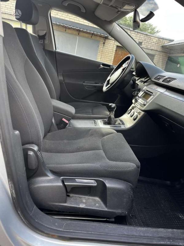 Grey Volkswagen Passat 2005 in Jonava, with an engine capacity of 1.97 L and mileage of 291 thousand km for 950 €, photo 10 on AUTOMOTO.COM.LV