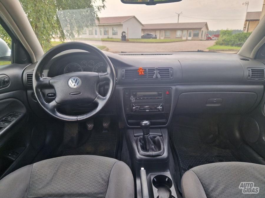 Pelēks Volkswagen Passat 2005 Viļņa, ar dzinēja tilpumu 1.90 L un nobraukumu 320 tūkst. km par 1400 €, foto 7 vietnē AUTOMOTO.COM.LV