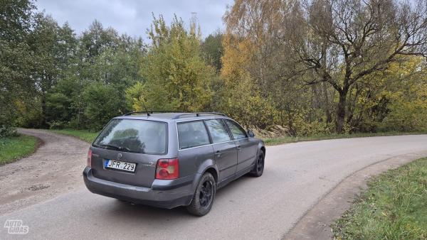 Pelēks Volkswagen Passat 2005 Alīta, ar dzinēja tilpumu 1.90 L un nobraukumu 482 tūkst. km par 1050 €, foto 4 vietnē AUTOMOTO.COM.LV
