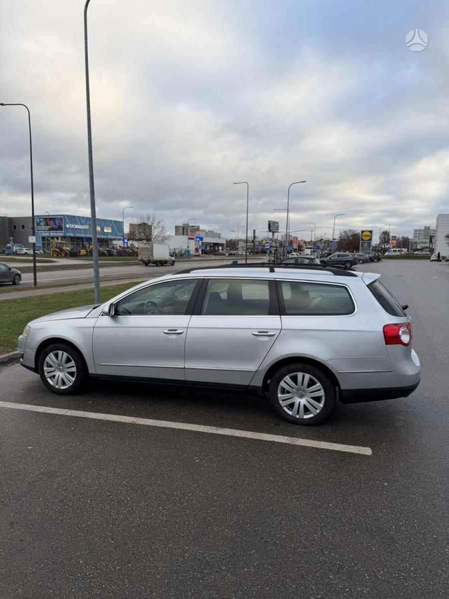 Pelēks Volkswagen Passat 2006 Kauņa, ar dzinēja tilpumu 1.97 L un nobraukumu 355 tūkst. km par 2150 €, foto 1 vietnē AUTOMOTO.COM.LV
