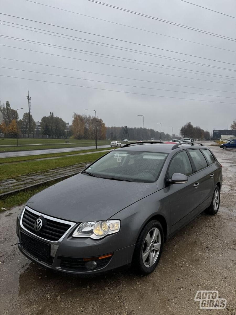 Pelēks Volkswagen Passat 2006 Kauņa, ar dzinēja tilpumu 2.00 L un nobraukumu 298 tūkst. km par 2500 €, foto 1 vietnē AUTOMOTO.COM.LV