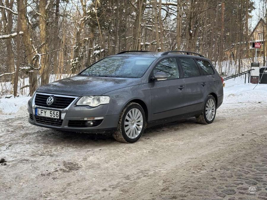 Grey Volkswagen Passat 2006 in Vilnius, with an engine capacity of 1.97 L and mileage of 345 thousand km for 2350 €, photo 1 on AUTOMOTO.COM.LV
