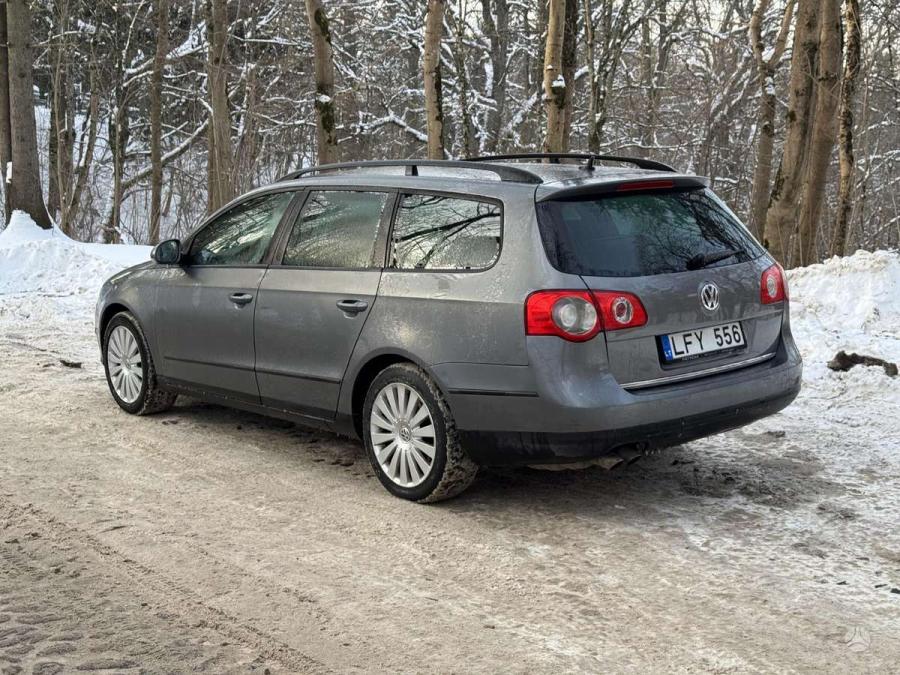 Grey Volkswagen Passat 2006 in Vilnius, with an engine capacity of 1.97 L and mileage of 345 thousand km for 2350 €, photo 4 on AUTOMOTO.COM.LV