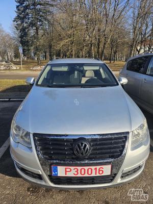 Pelēks Volkswagen Passat 2006 Viļņa, ar dzinēja tilpumu 2.00 L un nobraukumu 463 tūkst. km par 1450 €, foto 16 vietnē AUTOMOTO.COM.LV