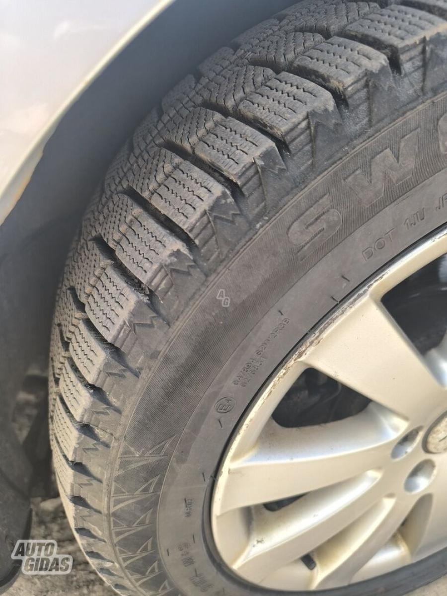 Pelēks Volkswagen Passat 2006 Kauņa, ar dzinēja tilpumu 2.00 L un nobraukumu 350 tūkst. km par 1650 €, foto 8 vietnē AUTOMOTO.COM.LV