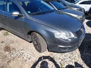 Grey Volkswagen Passat 2006 in Marijampole, with an engine capacity of 1.97 L and mileage of 317 thousand km for 1599 €, photo  on AUTOMOTO.COM.LV