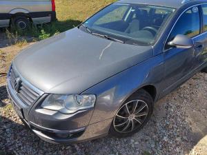 Grey Volkswagen Passat 2006 in Marijampole, with an engine capacity of 1.97 L and mileage of 317 thousand km for 1599 €, photo 6 on AUTOMOTO.COM.LV