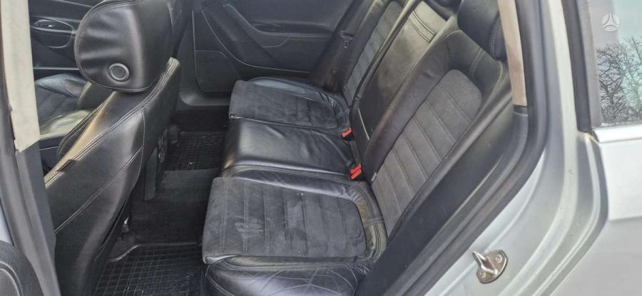 Grey Volkswagen Passat 2006 in Marijampole, with an engine capacity of 2.00 L and mileage of 340 thousand km for 1000 €, photo 8 on AUTOMOTO.COM.LV