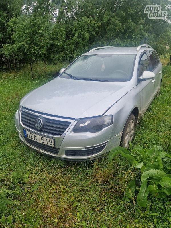 Pelēks Volkswagen Passat 2006 Pabradė, ar dzinēja tilpumu 2.00 L un nobraukumu 380 tūkst. km par 400 €, foto 1 vietnē AUTOMOTO.COM.LV