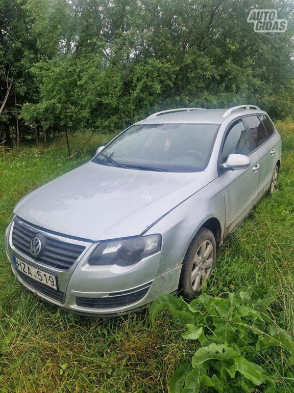 Pelēks Volkswagen Passat 2006 Pabradė, ar dzinēja tilpumu 2.00 L un nobraukumu 380 tūkst. km par 400 €, foto 2 vietnē AUTOMOTO.COM.LV