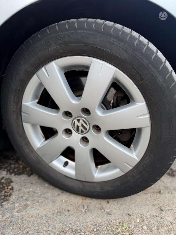 Grey Volkswagen Passat 2006 in Kaunas, with an engine capacity of 1.97 L and mileage of 256 thousand km for 1550 €, photo 6 on AUTOMOTO.COM.LV