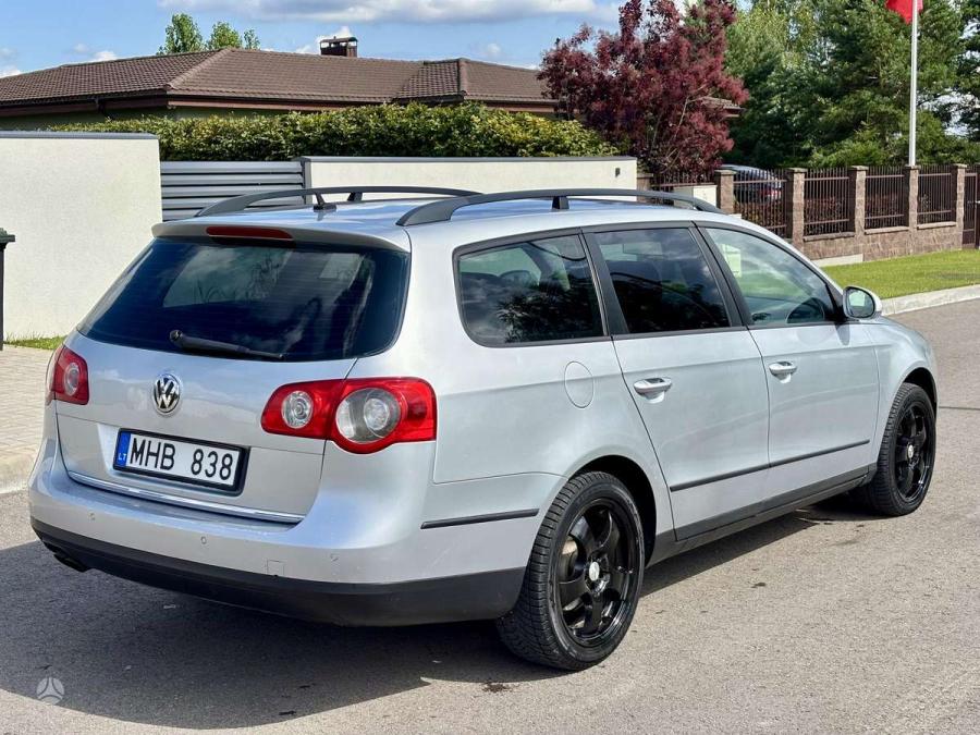 Pelēks Volkswagen Passat 2006 Viļņa, ar dzinēja tilpumu 1.97 L un nobraukumu 327 tūkst. km par 2500 €, foto 4 vietnē AUTOMOTO.COM.LV