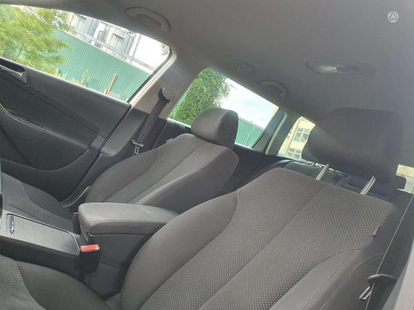 Pelēks Volkswagen Passat 2006 Vilkaviškis, ar dzinēja tilpumu 1.97 L un nobraukumu 400 tūkst. km par 850 €, foto 9 vietnē AUTOMOTO.COM.LV