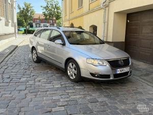 Pelēks Volkswagen Passat 2006 Klaipėda, ar dzinēja tilpumu 2.00 L un nobraukumu 303 tūkst. km par 2700 €, foto  vietnē AUTOMOTO.COM.LV