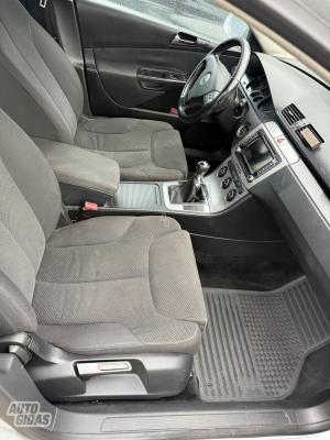 Grey Volkswagen Passat 2006 in Klaipeda, with an engine capacity of 2.00 L and mileage of 303 thousand km for 2700 €, photo 7 on AUTOMOTO.COM.LV