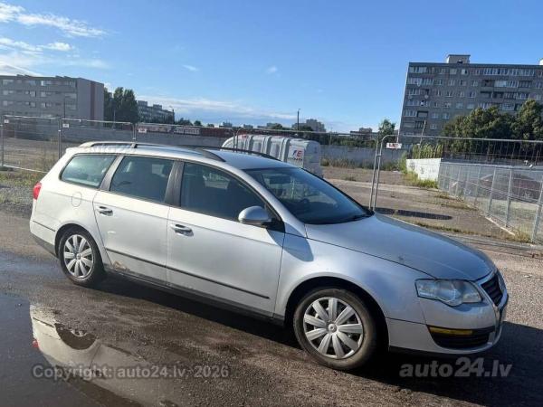 Grey Volkswagen Passat 2006 in Tallinn, with an engine capacity of 1.60 L and mileage of 211 thousand km for 899 €, photo 1 on AUTOMOTO.COM.LV