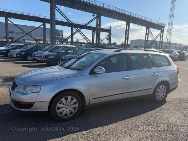 Grey Volkswagen Passat 2006 in Tallinn, with an engine capacity of 1.60 L and mileage of 211 thousand km for 899 €, photo 2 on AUTOMOTO.COM.LV
