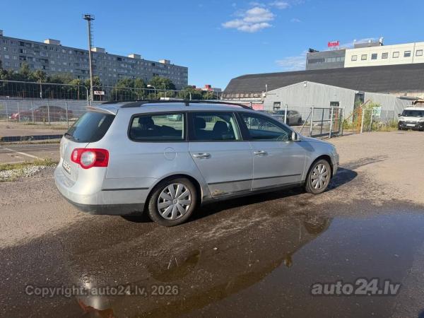 Grey Volkswagen Passat 2006 in Tallinn, with an engine capacity of 1.60 L and mileage of 211 thousand km for 899 €, photo 3 on AUTOMOTO.COM.LV