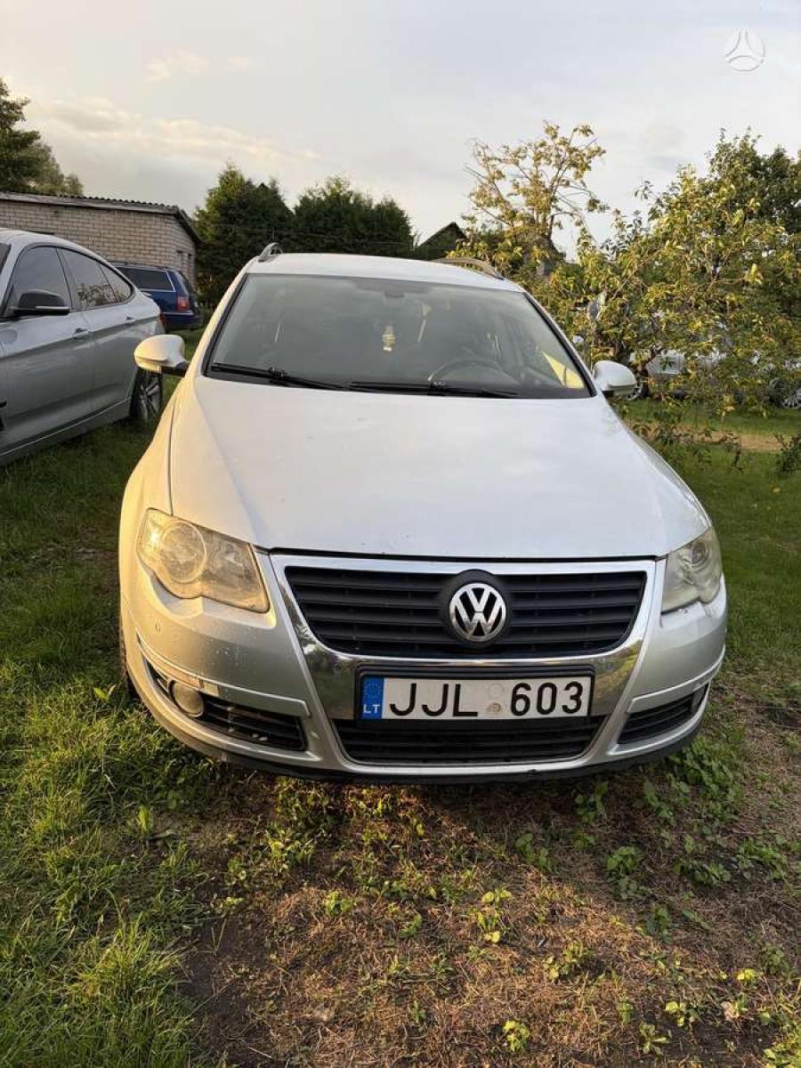 Grey Volkswagen Passat 2006 in Alytus, with an engine capacity of 0.00 L and mileage of 520 thousand km for 900 €, photo 3 on AUTOMOTO.COM.LV
