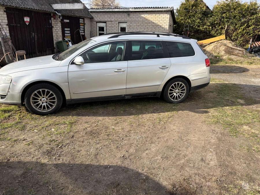 Grey Volkswagen Passat 2006 in Alytus, with an engine capacity of 0.00 L and mileage of 520 thousand km for 900 €, photo 5 on AUTOMOTO.COM.LV
