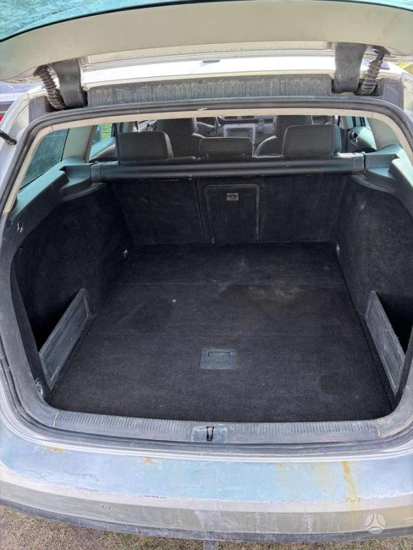 Grey Volkswagen Passat 2006 in Alytus, with an engine capacity of 0.00 L and mileage of 520 thousand km for 900 €, photo 9 on AUTOMOTO.COM.LV