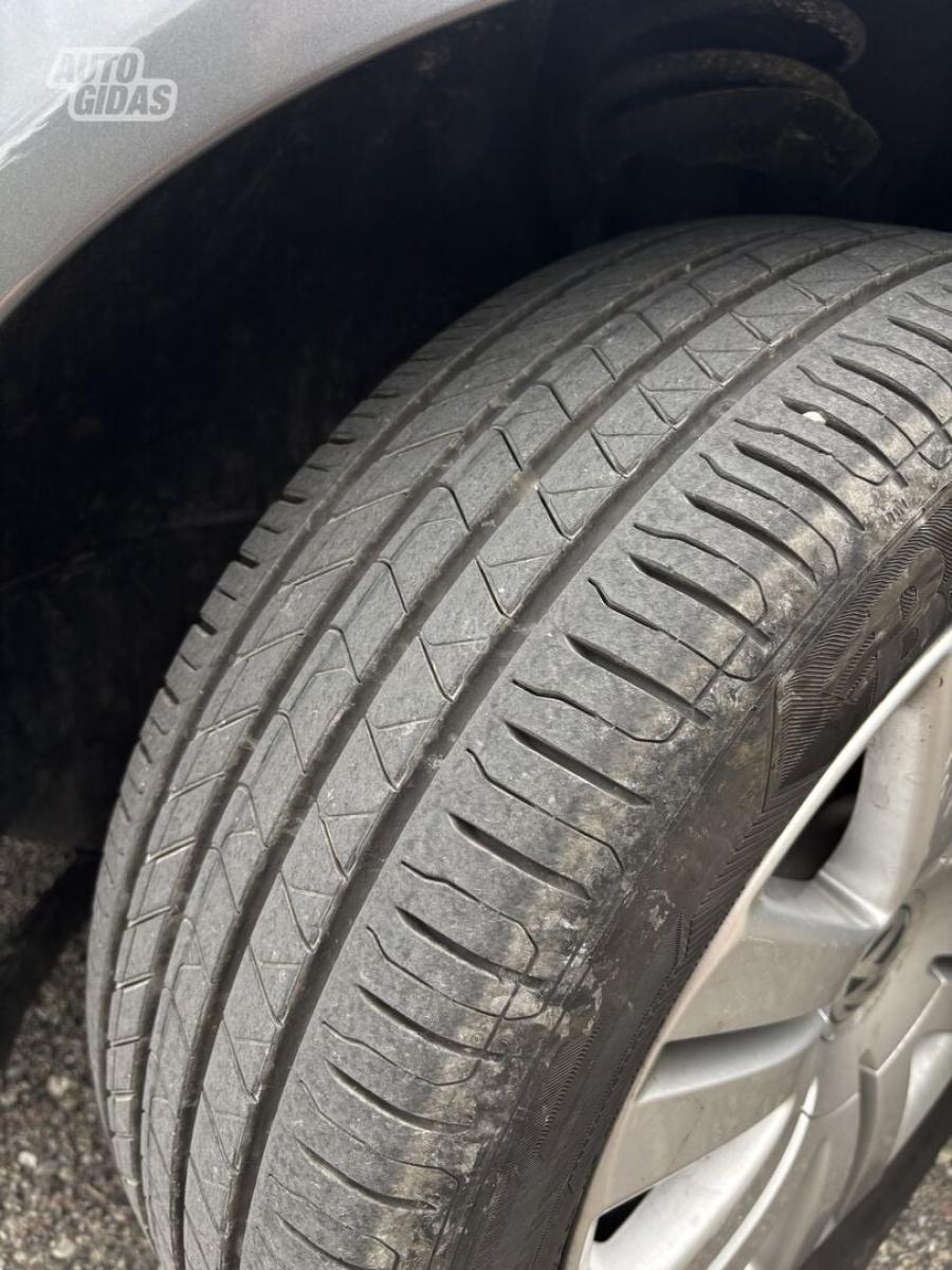 Pelēks Volkswagen Passat 2006 Utena, ar dzinēja tilpumu 2.00 L un nobraukumu 296 tūkst. km par 1950 €, foto 19 vietnē AUTOMOTO.COM.LV