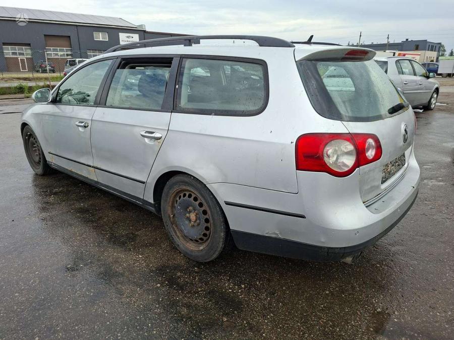 Grey Volkswagen Passat 2006 in Plunge, with an engine capacity of 1.97 L and mileage of 0 thousand km for 450 €, photo 4 on AUTOMOTO.COM.LV