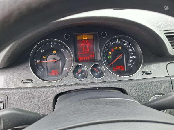 Pelēks Volkswagen Passat 2006 Plungė, ar dzinēja tilpumu 1.97 L un nobraukumu 0 tūkst. km par 450 €, foto 10 vietnē AUTOMOTO.COM.LV
