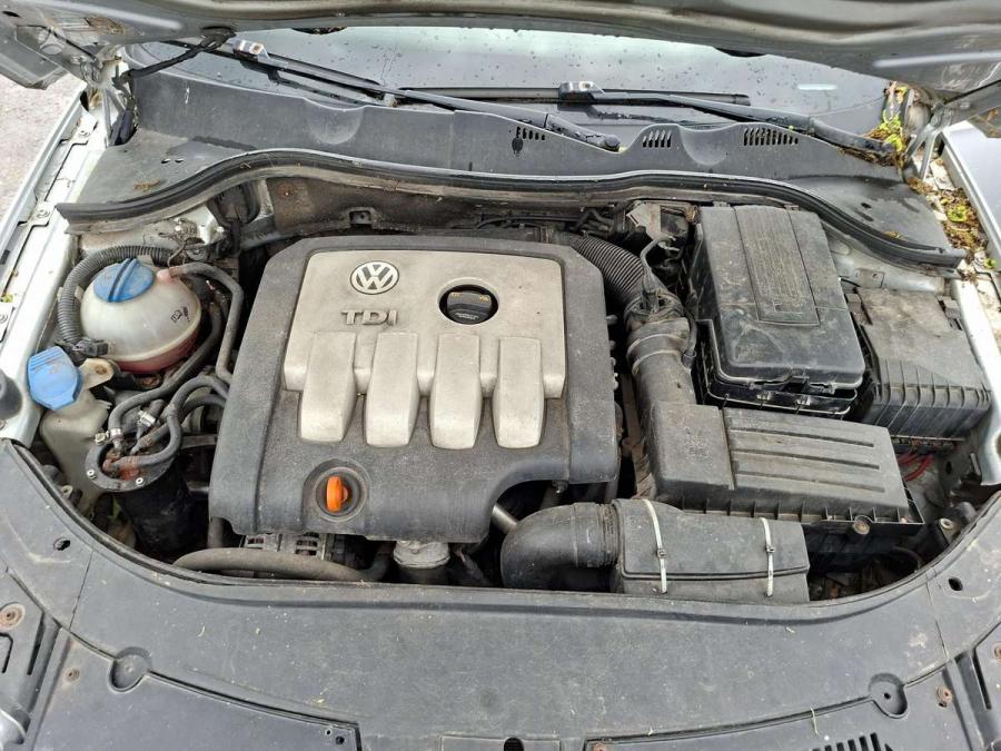 Grey Volkswagen Passat 2006 in Plunge, with an engine capacity of 1.97 L and mileage of 0 thousand km for 450 €, photo 13 on AUTOMOTO.COM.LV