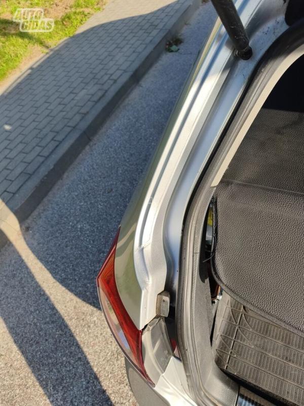 Pelēks Volkswagen Passat 2006 Alīta, ar dzinēja tilpumu 1.90 L un nobraukumu 290 tūkst. km par 2200 €, foto 9 vietnē AUTOMOTO.COM.LV