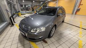 Grey Volkswagen Passat 2006 in Klaipeda, with an engine capacity of 2.00 L and mileage of 287 thousand km for 2000 €, photo  on AUTOMOTO.COM.LV