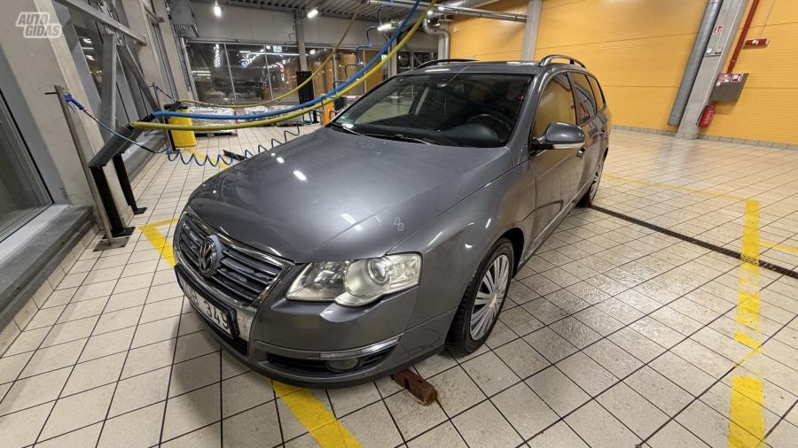 Grey Volkswagen Passat 2006 in Klaipeda, with an engine capacity of 2.00 L and mileage of 287 thousand km for 2000 €, photo 1 on AUTOMOTO.COM.LV