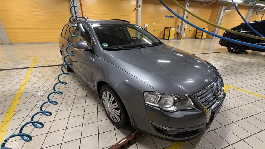 Grey Volkswagen Passat 2006 in Klaipeda, with an engine capacity of 2.00 L and mileage of 287 thousand km for 2000 €, photo 4 on AUTOMOTO.COM.LV