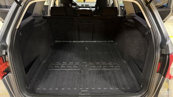 Pelēks Volkswagen Passat 2006 Klaipėda, ar dzinēja tilpumu 2.00 L un nobraukumu 287 tūkst. km par 2000 €, foto 8 vietnē AUTOMOTO.COM.LV