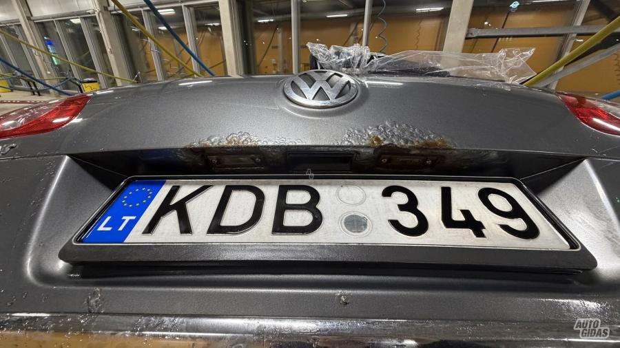 Grey Volkswagen Passat 2006 in Klaipeda, with an engine capacity of 2.00 L and mileage of 287 thousand km for 2000 €, photo 18 on AUTOMOTO.COM.LV