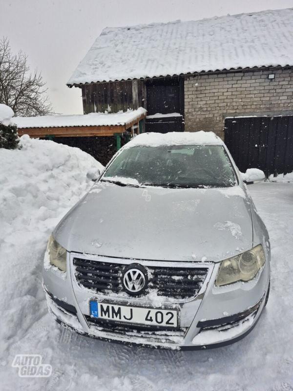 Grey Volkswagen Passat 2007 in Gargzdai, with an engine capacity of 1.90 L and mileage of 296 thousand km for 1900 €, photo 1 on AUTOMOTO.COM.LV