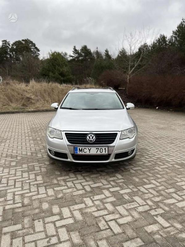 Grey Volkswagen Passat 2007 in Vilnius, with an engine capacity of 2.00 L and mileage of 411 thousand km for 2000 €, photo 1 on AUTOMOTO.COM.LV