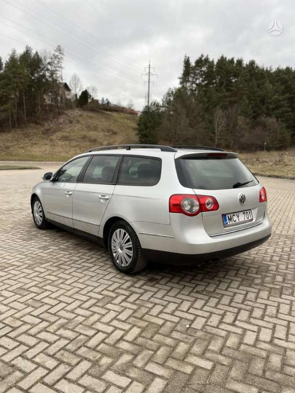 Pelēks Volkswagen Passat 2007 Viļņa, ar dzinēja tilpumu 2.00 L un nobraukumu 410 tūkst. km par 2000 €, foto 3 vietnē AUTOMOTO.COM.LV