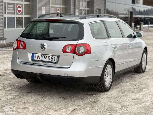 Pelēks Volkswagen Passat 2007 Kauņa, ar dzinēja tilpumu 2.00 L un nobraukumu 370 tūkst. km par 2500 €, foto 3 vietnē AUTOMOTO.COM.LV