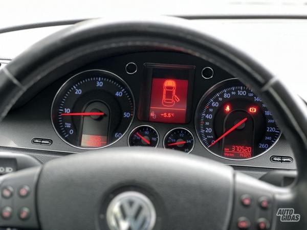 Pelēks Volkswagen Passat 2007 Kauņa, ar dzinēja tilpumu 2.00 L un nobraukumu 370 tūkst. km par 2500 €, foto 9 vietnē AUTOMOTO.COM.LV