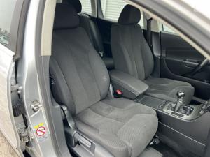 Grey Volkswagen Passat 2007 in Kaunas, with an engine capacity of 2.00 L and mileage of 370 thousand km for 2500 €, photo 14 on AUTOMOTO.COM.LV