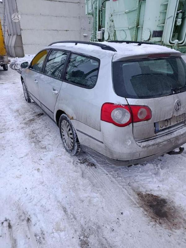 Pelēks Volkswagen Passat 2007 Vievis, ar dzinēja tilpumu 1.90 L un nobraukumu 472 tūkst. km par 1815 €, foto 3 vietnē AUTOMOTO.COM.LV