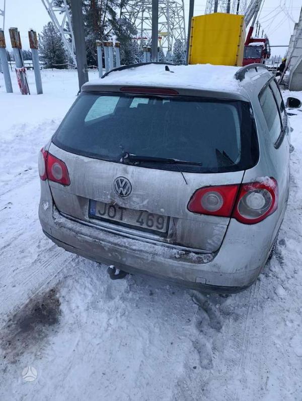 Pelēks Volkswagen Passat 2007 Vievis, ar dzinēja tilpumu 1.90 L un nobraukumu 472 tūkst. km par 1815 €, foto 4 vietnē AUTOMOTO.COM.LV