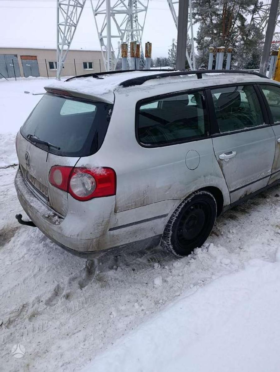Grey Volkswagen Passat 2007 in Vievis, with an engine capacity of 1.90 L and mileage of 472 thousand km for 1815 €, photo 5 on AUTOMOTO.COM.LV