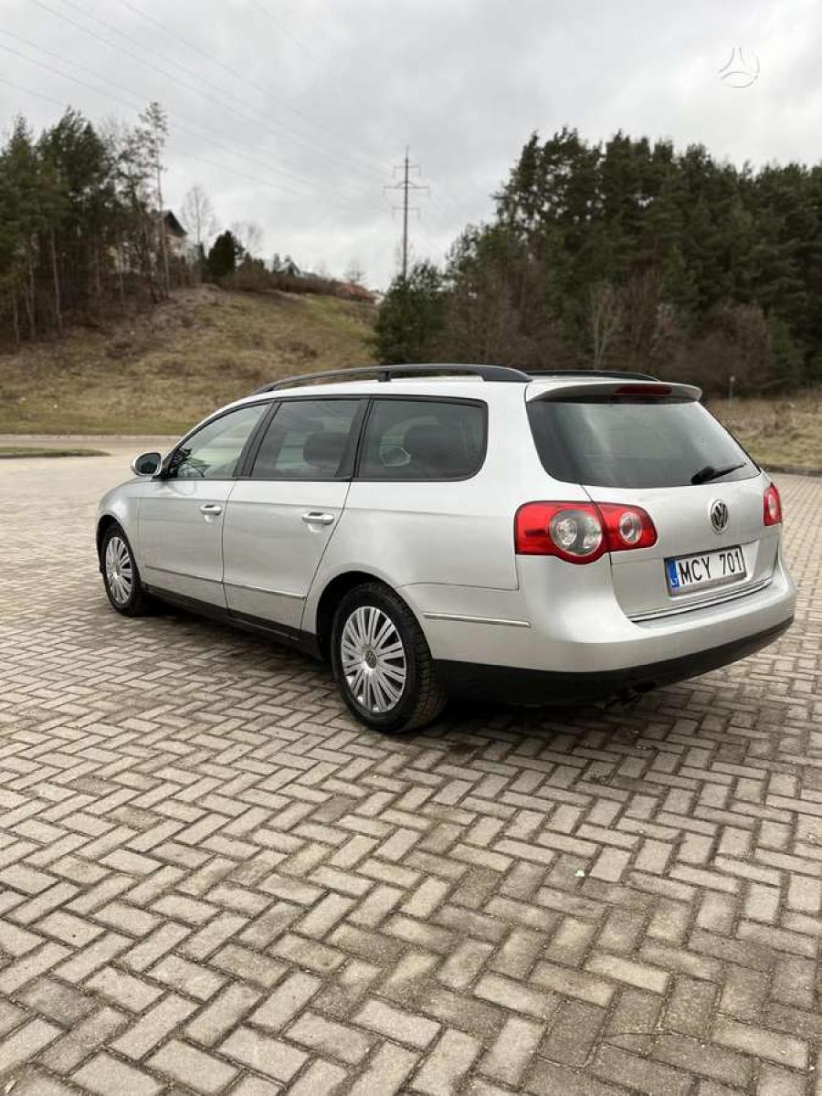 Pelēks Volkswagen Passat 2007 Viļņa, ar dzinēja tilpumu 2.00 L un nobraukumu 395 tūkst. km par 1500 €, foto 3 vietnē AUTOMOTO.COM.LV