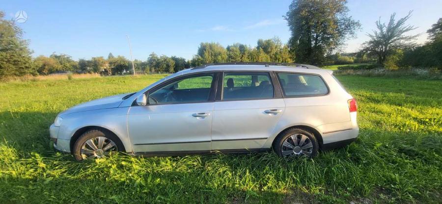 Pelēks Volkswagen Passat 2007 Viļņa, ar dzinēja tilpumu 1.97 L un nobraukumu 332 tūkst. km par 600 €, foto 2 vietnē AUTOMOTO.COM.LV