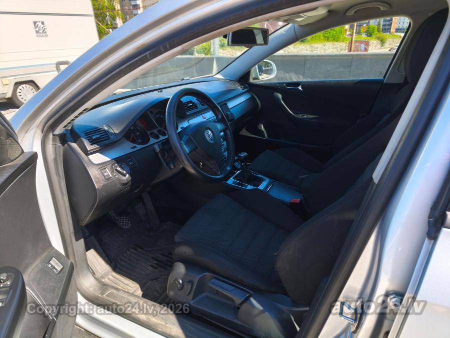 Grey Volkswagen Passat 2007 in Tallinn, with an engine capacity of 2.00 L and mileage of 310 thousand km for 2500 €, photo 7 on AUTOMOTO.COM.LV