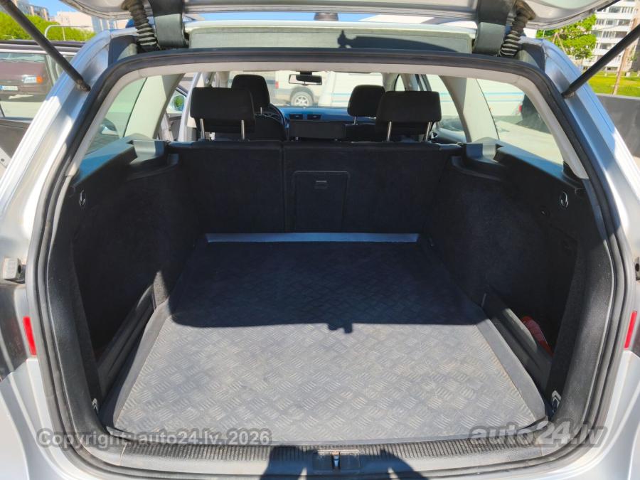 Grey Volkswagen Passat 2007 in Tallinn, with an engine capacity of 2.00 L and mileage of 310 thousand km for 2500 €, photo 10 on AUTOMOTO.COM.LV