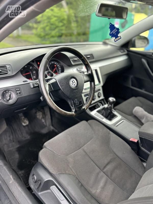 Grey Volkswagen Passat 2007 in Panevezys, with an engine capacity of 2.00 L and mileage of 307 thousand km for 1550 €, photo 9 on AUTOMOTO.COM.LV
