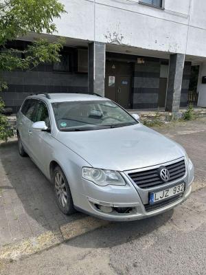 Pelēks Volkswagen Passat 2007 Viļņa, ar dzinēja tilpumu 1.97 L un nobraukumu 300 tūkst. km par 650 €, foto 3 vietnē AUTOMOTO.COM.LV